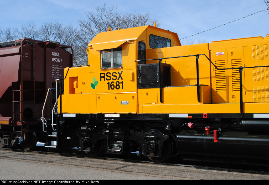 RSSX 1681 back cab detail , note the back window for better view.